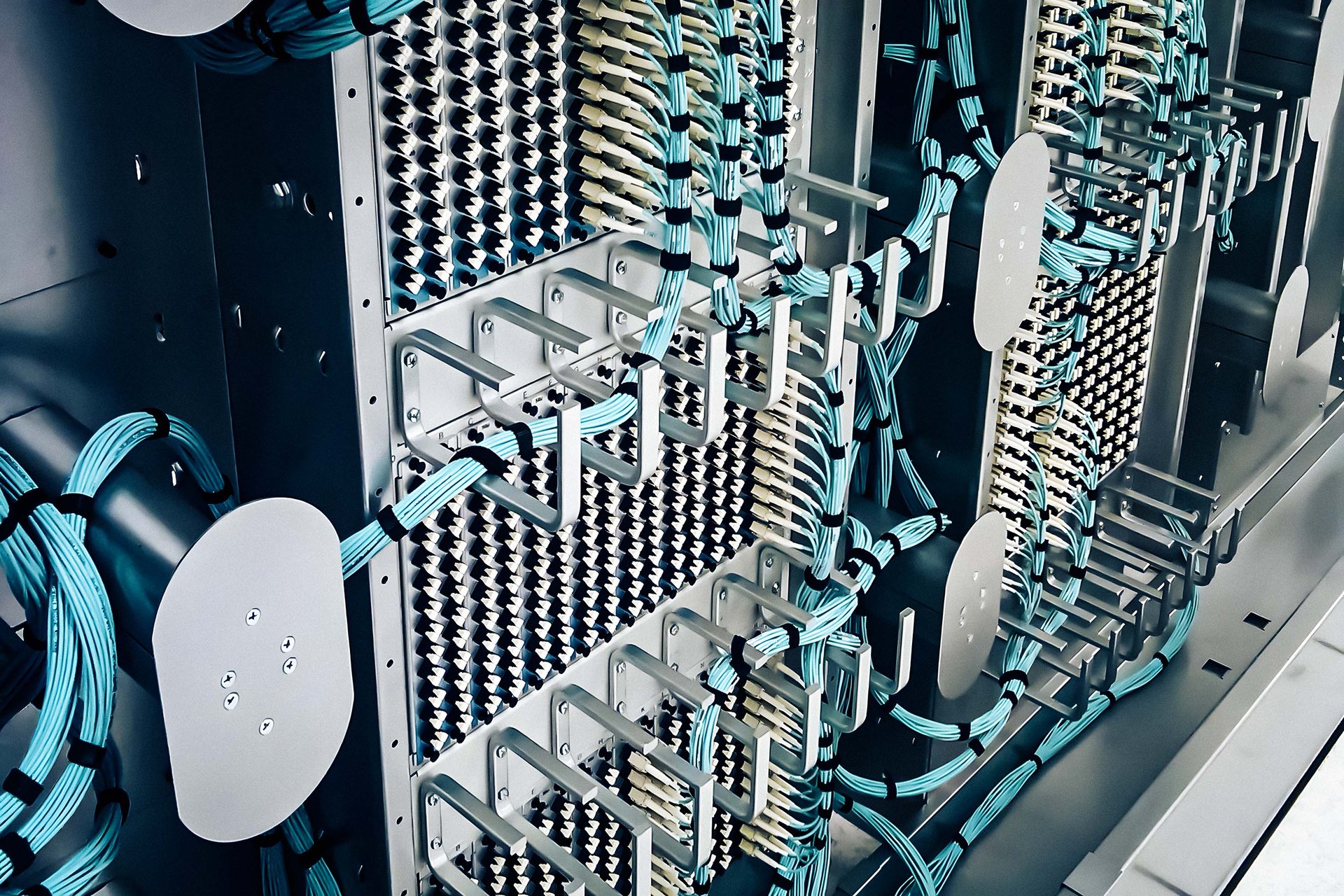 Data Center Systems | Hexatronic Data Center